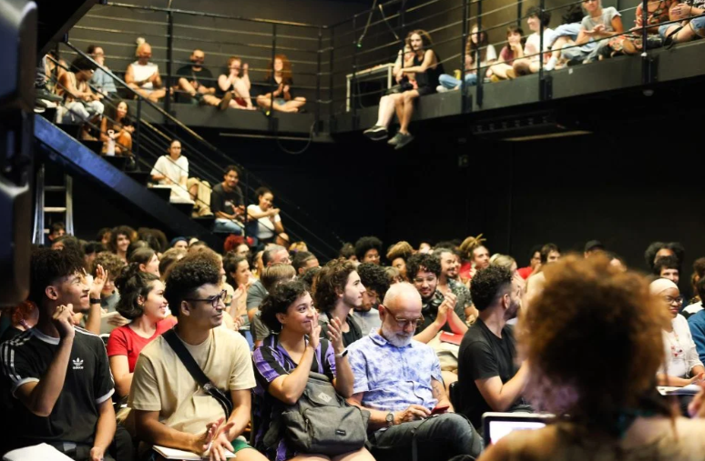 Novo semestre letivo na SP Escola de Teatro inicia com atividades na ...