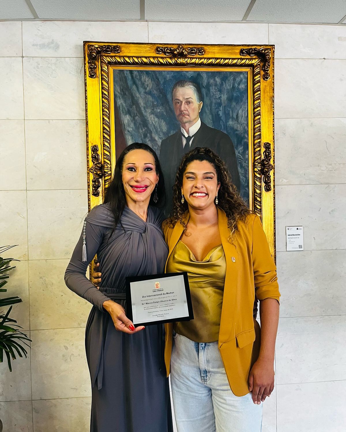 Márcia Dailyn, colaboradora da SP Escola de Teatro, recebe homenagem na ...